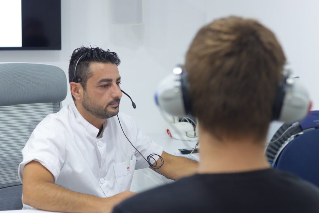 Cofosis o sordera total - Clinicaudio Centros Auditivos